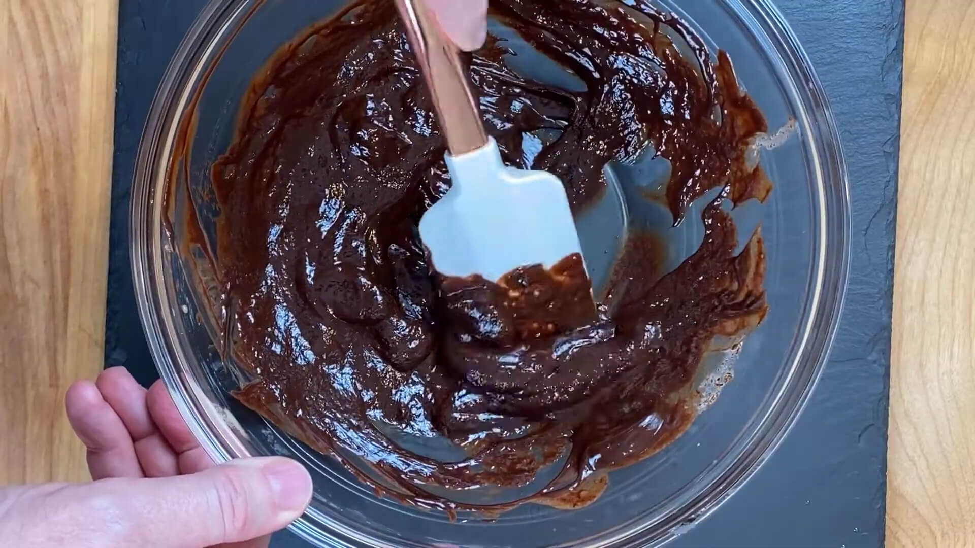 How to Thicken Chocolate Ganache? A Simple Recipe Guide - Madeleine Kitchen