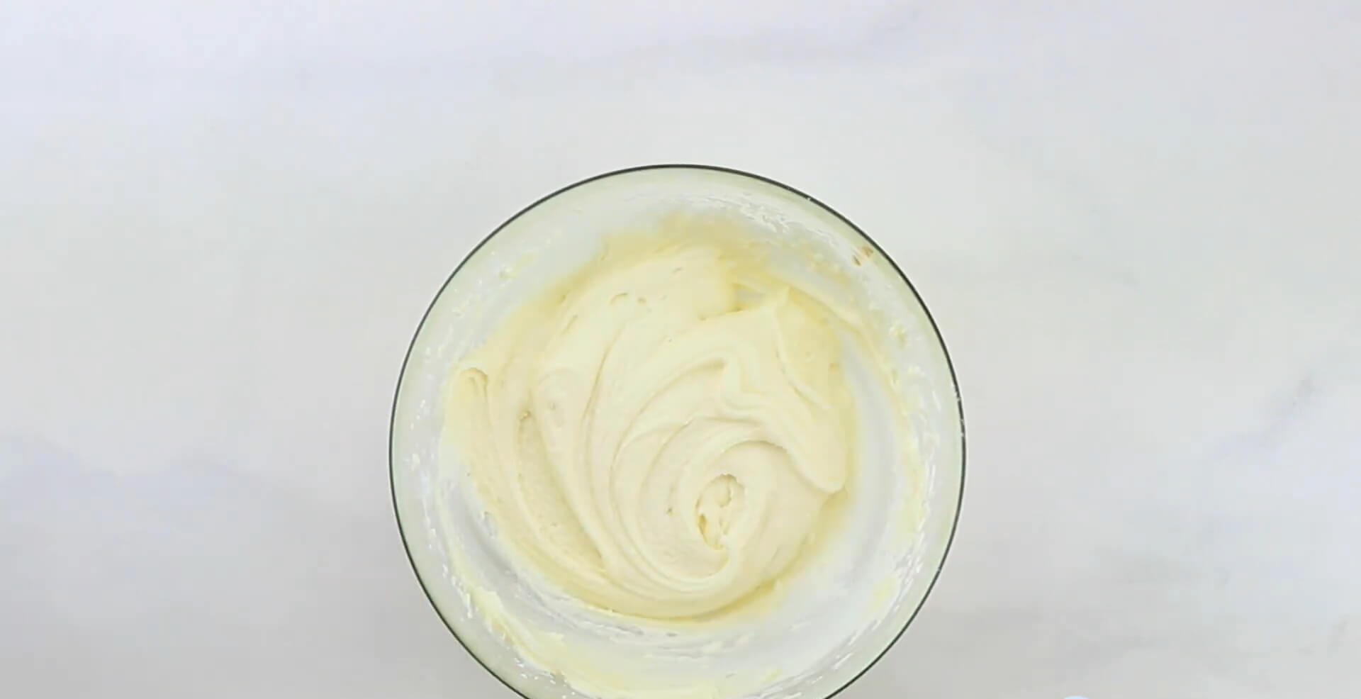 Quick Recipe Guide for Perfect Royal Blue Frosting - Madeleine Kitchen