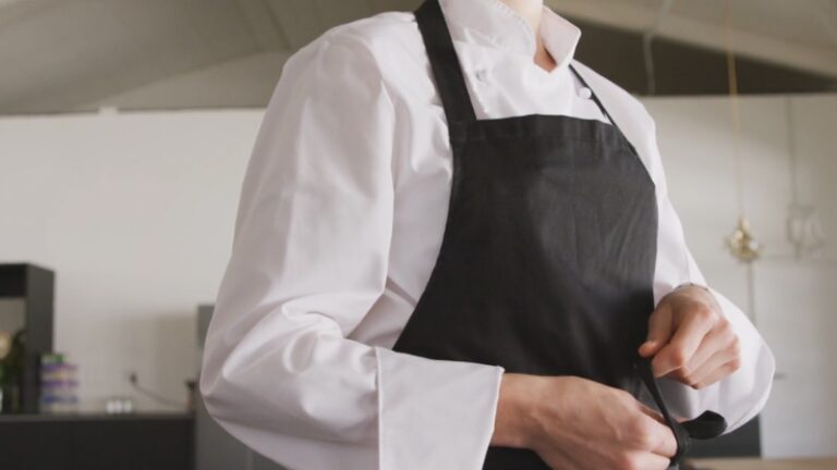 7 Best Fabrics for Kitchen Aprons That Resist Stains and Wear ...